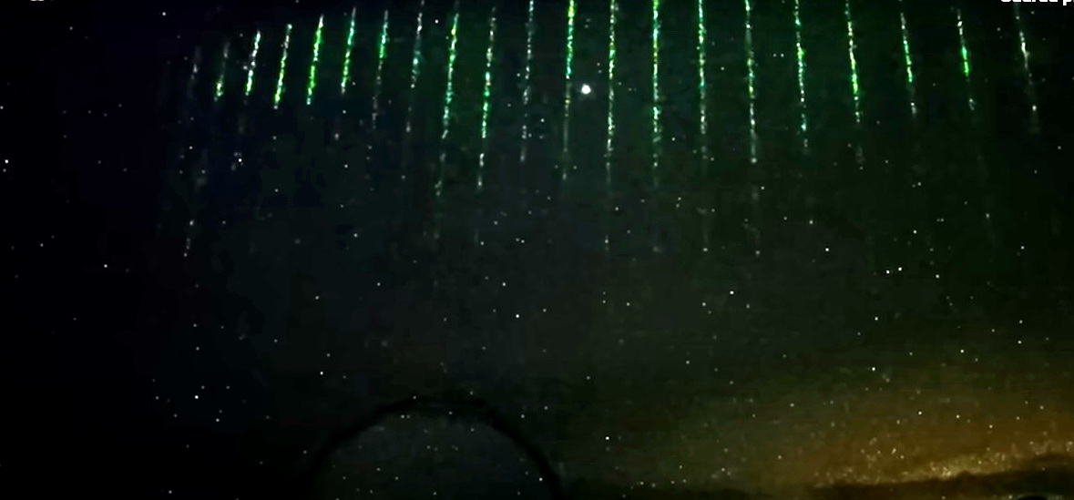 Misteriosi raggi di luce verde nel cielo delle Hawaii - Fotografia.it